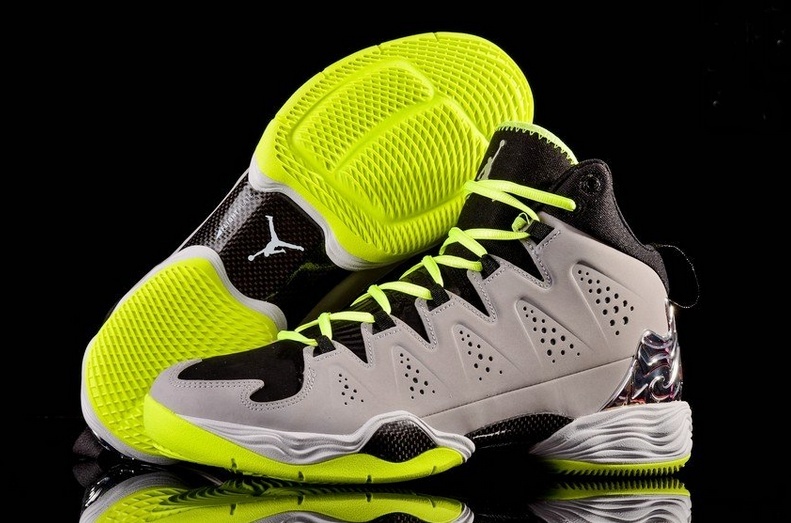 Jordan Melo M10 "SilverVolt" (045/metalicsilver/volt/negro)